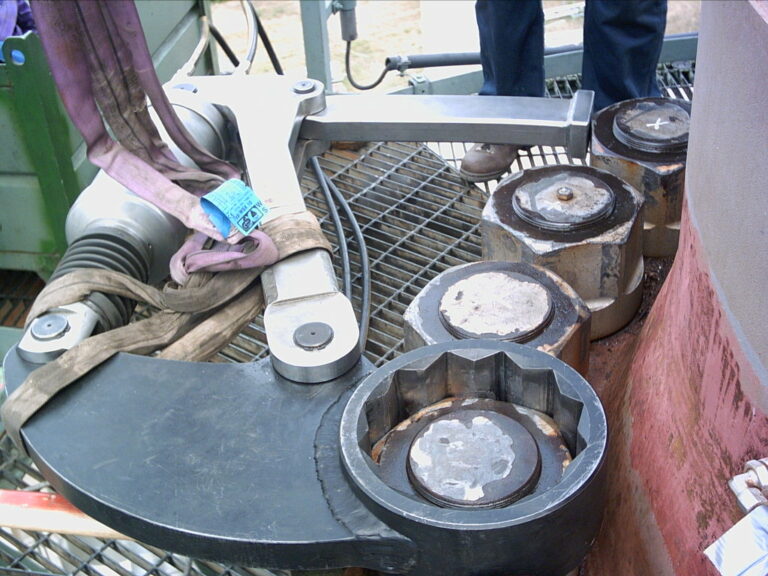 Hydraulic Torque Wrench HPR and tools by Plarad