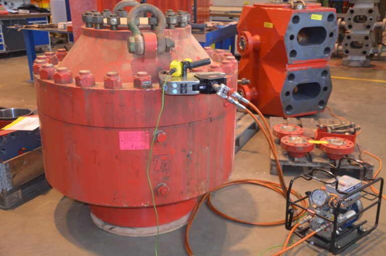 Hydraulic Torque Wrench | Precision & Performance by Plarad