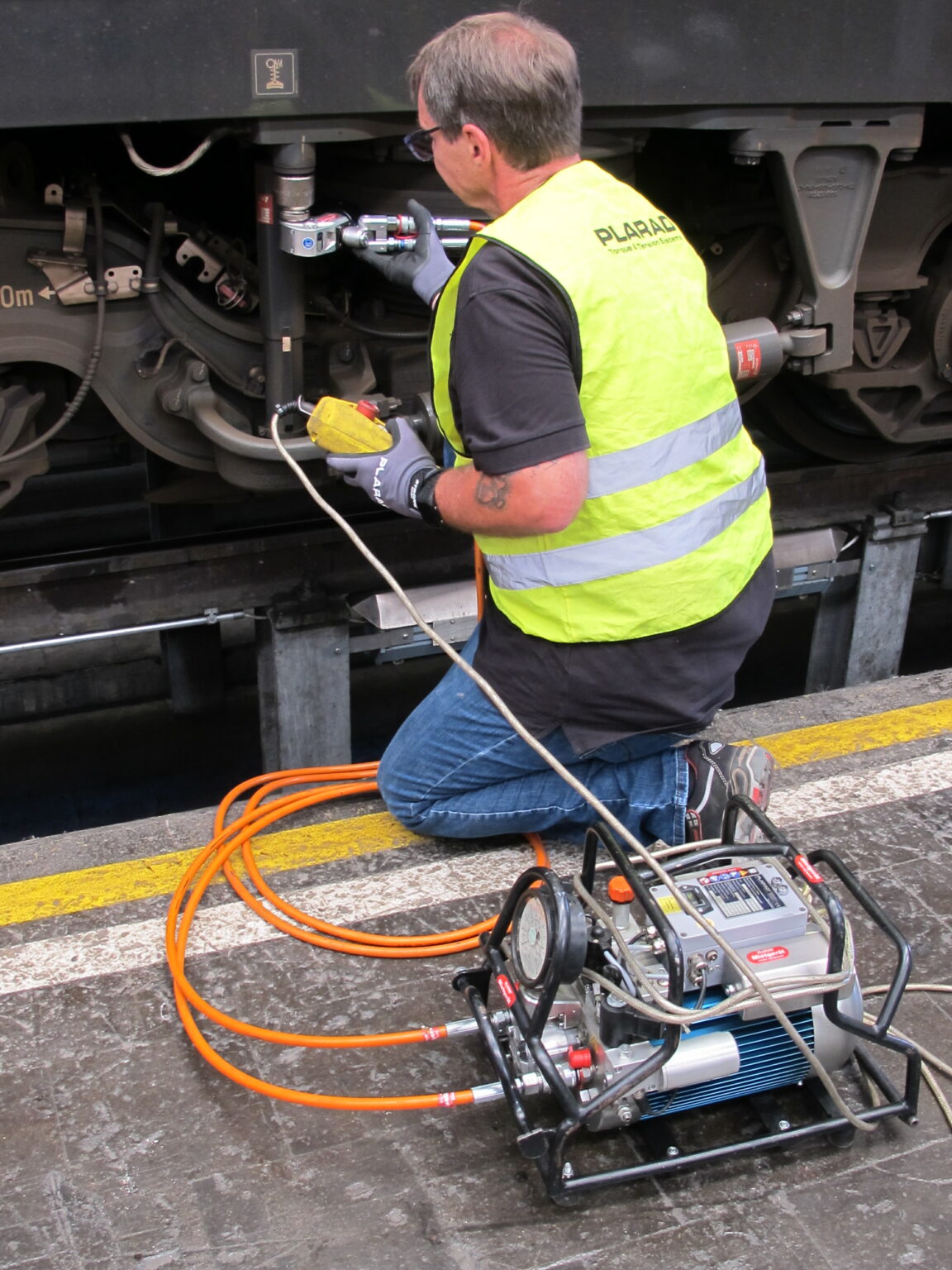 Hydraulic Torque Wrench | Precision & Performance by Plarad